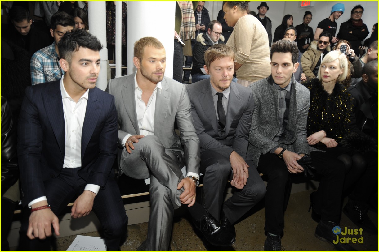 Joe Jonas: Front Row at Simon Spurr! | Photo 459484 - Photo Gallery ...