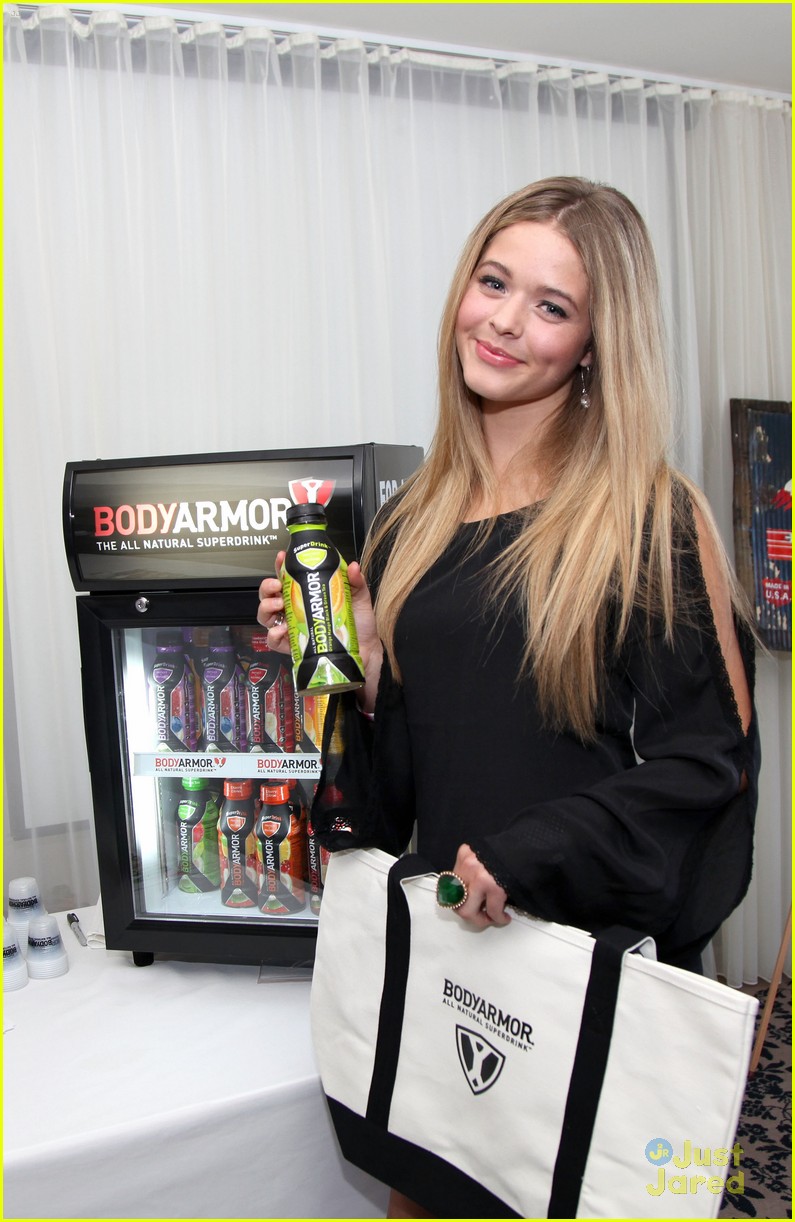 Sasha Pieterse & Madeline Carroll: Style Lounge Ladies | Photo 461714 ...