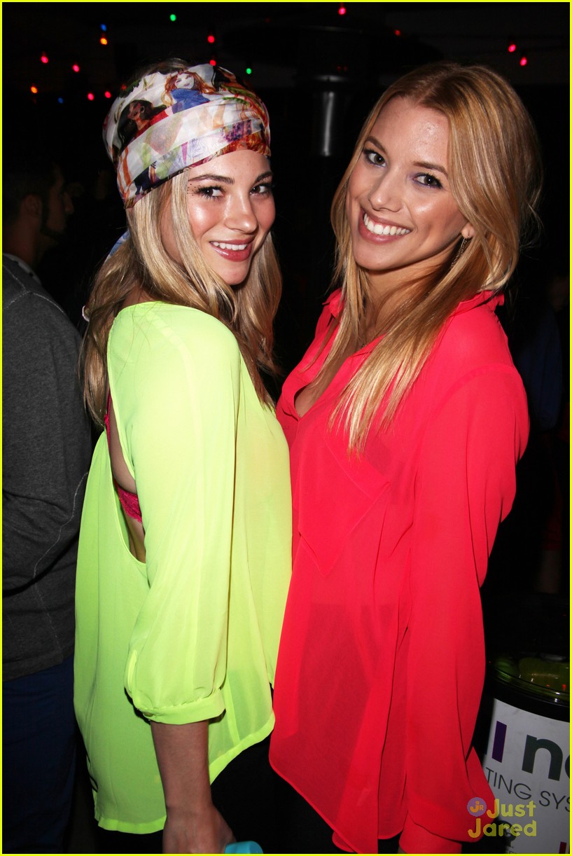 Alexandra Chando & Allie Gonino: Just Jared's 30th Birthday Party Pair ...