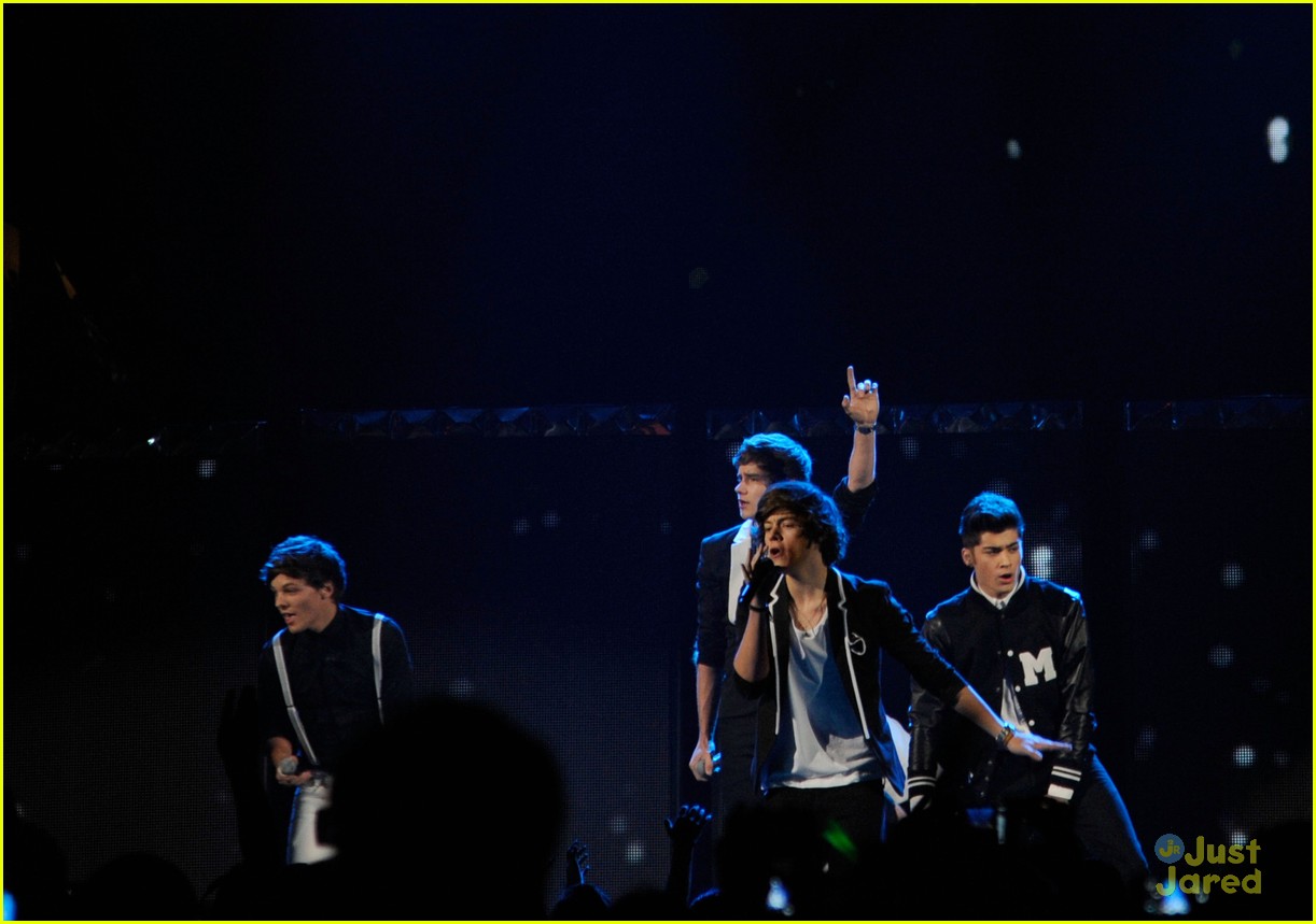 One Direction: Kids Choice Awards 2012 Performance WATCH NOW | Photo ...