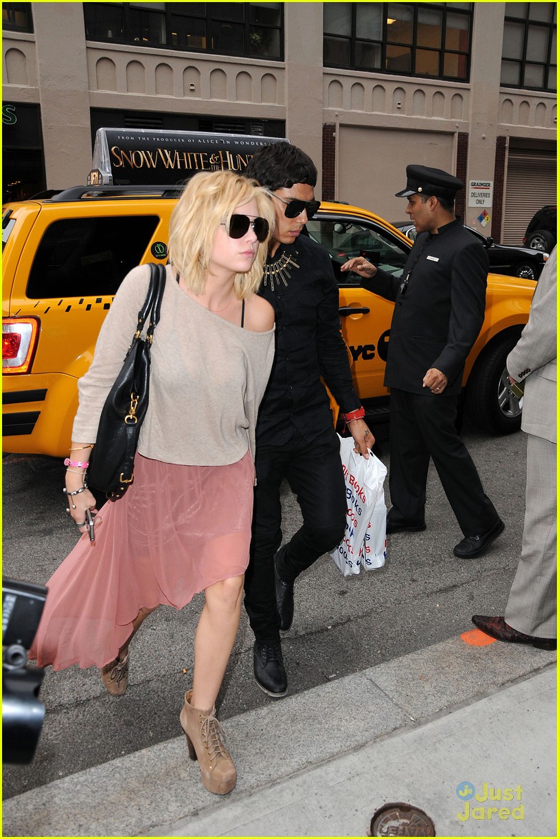 Ashley Benson: SoHo Sweetheart | Photo 471921 - Photo Gallery | Just ...