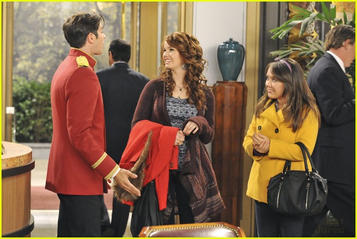 Debby Ryan: Evil Twins on 'Jessie'! | Photo 472248 - Photo Gallery ...