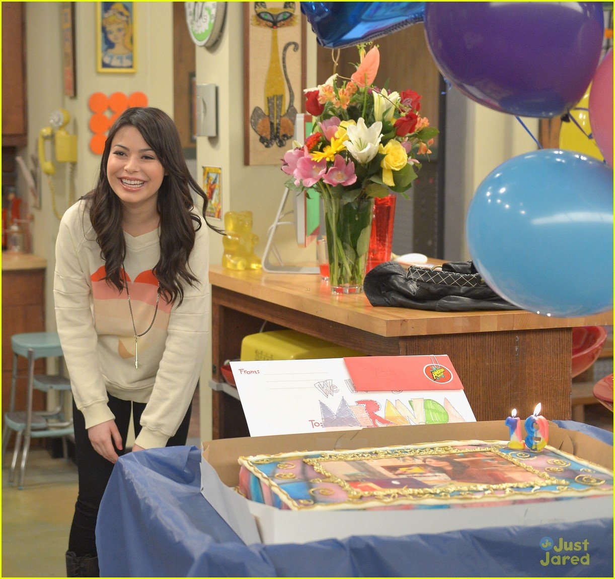 Miranda Cosgrove: Charades with Jimmy Fallon! | Photo 474166 - Photo ...