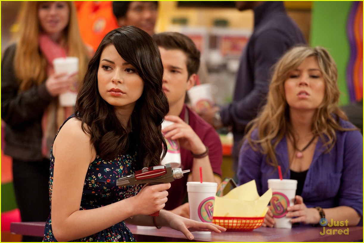 Noah Munck & Nathan Kress: Toy Phaser Fun! | Photo 476450 - Photo ...