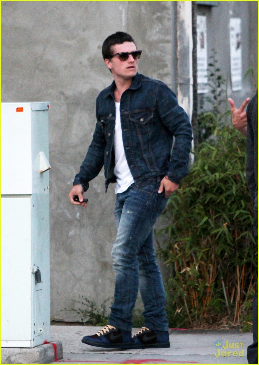 Josh Hutcherson: 'I Have to Re-Read Catching Fire' | Photo 476407 ...