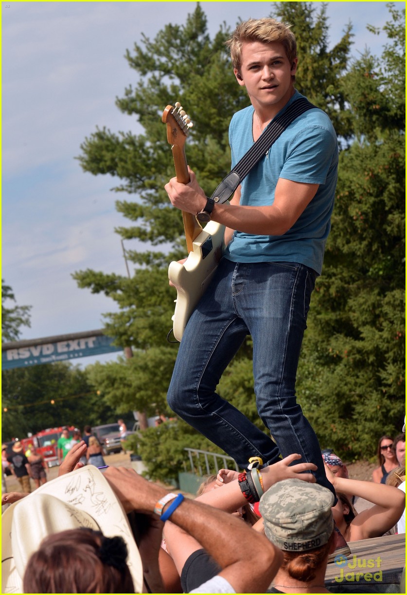 Hunter Hayes To Sing National Anthem on Birthday! | Photo 485278 ...