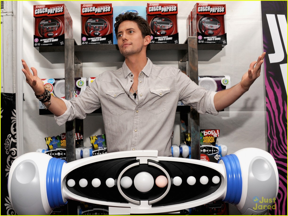 Nikki Reed & Jackson Rathbone Retreat to Backstage Creations | Photo ...