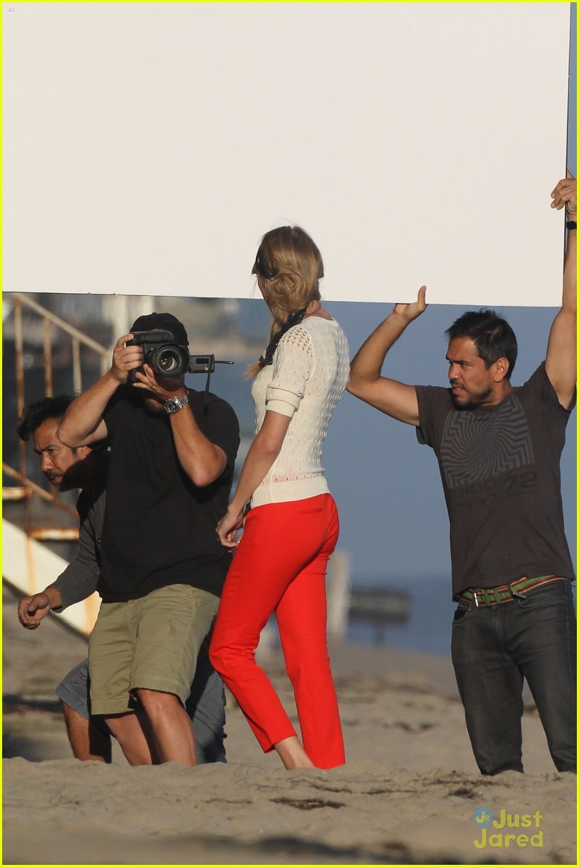 Taylor Swift: Beach Shoot Beauty | Photo 484404 - Photo Gallery | Just ...