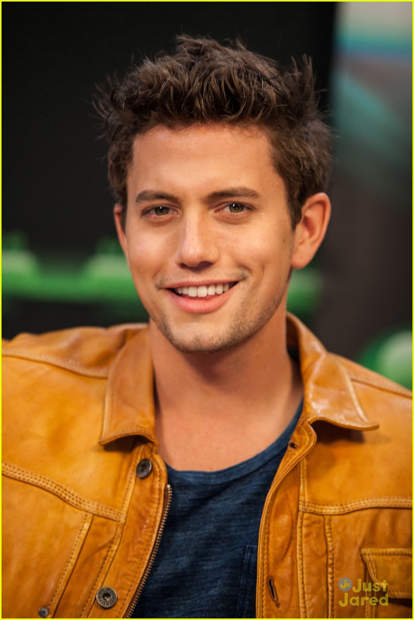 Ashley Greene & Jackson Rathbone Chat Movies on Demand at Comic Con ...
