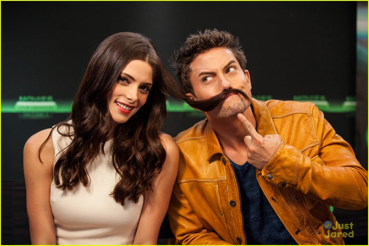 Ashley Greene & Jackson Rathbone Chat Movies on Demand at Comic Con ...