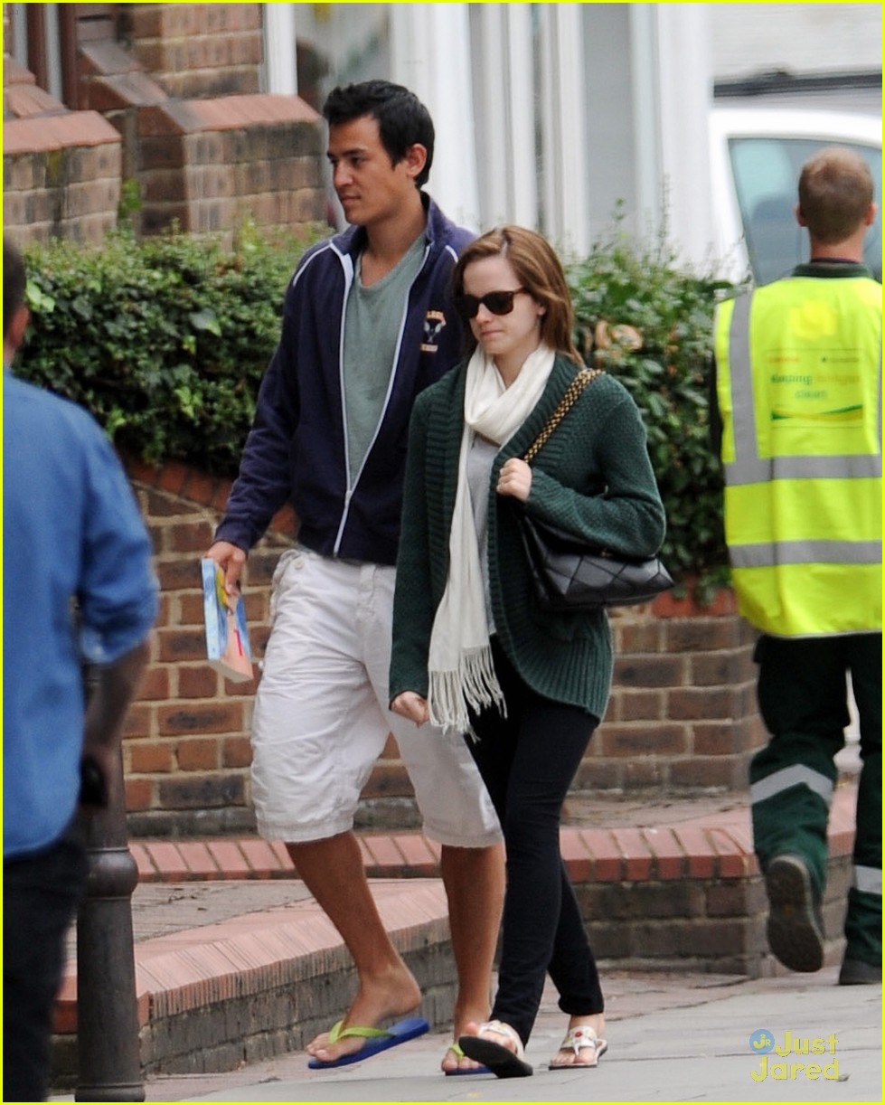 Emma Watson: London Walk with Will Adamowicz | Photo 490476 - Photo ...