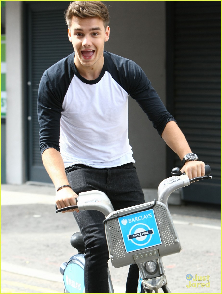Louis Tomlinson & Liam Payne: Biking Boys | Photo 489750 - Photo ...