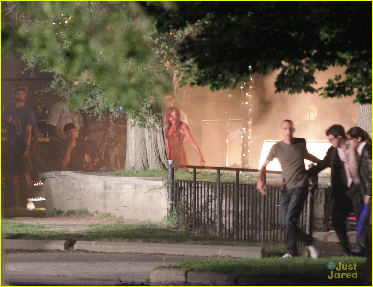Chloe Moretz: 'Carrie' Bloody Prom Scene! | Photo 490532 - Photo ...