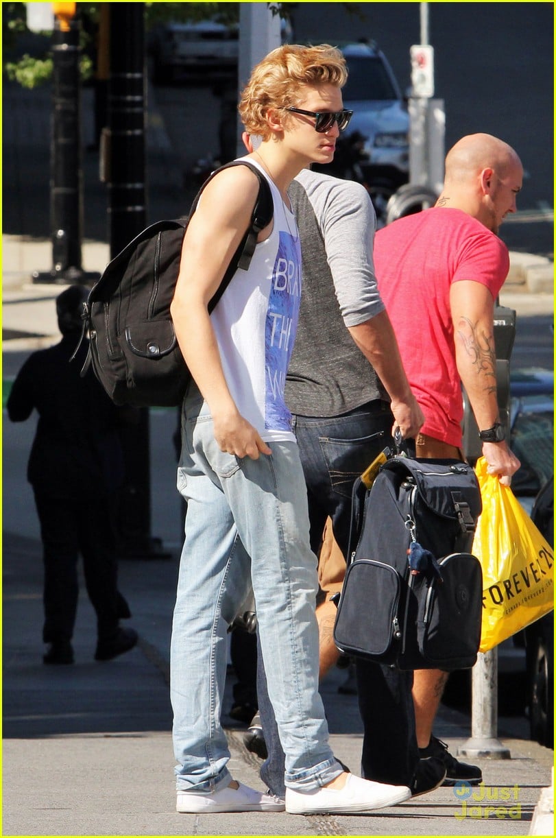 Cody Simpson: Rogers Arena Arrival | Photo 495881 - Photo Gallery ...