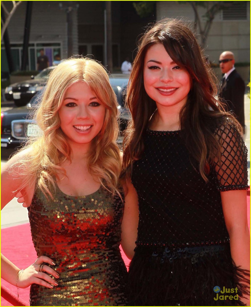 Miranda Cosgrove: Creative Arts Emmys with Jennette McCurdy | Photo ...
