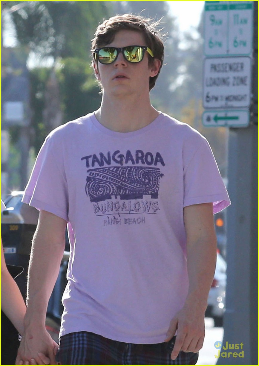 Emma Roberts & Evan Peters: Melrose Avenue Shoppers! | Photo 496679 ...