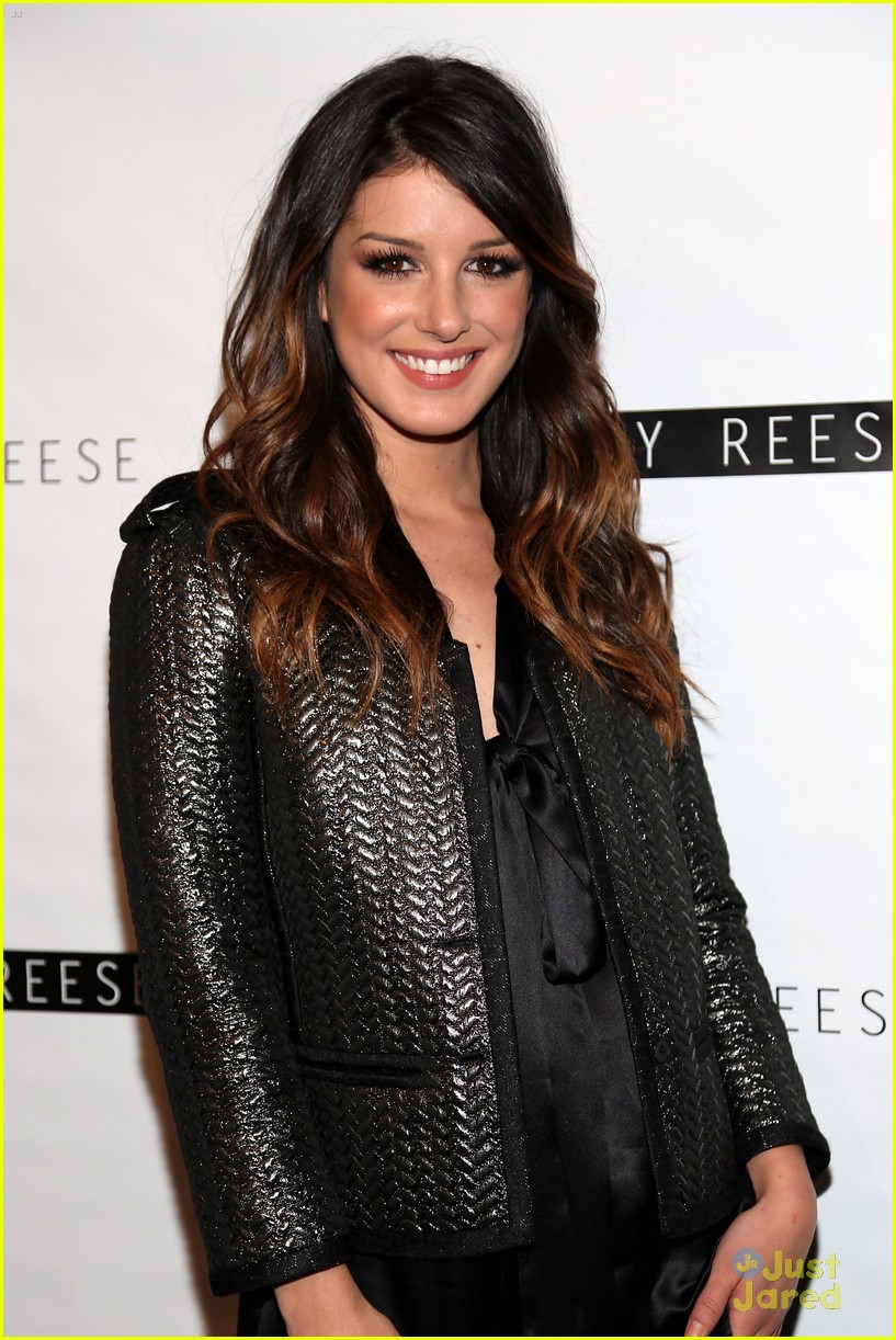 Full Sized Photo of shenae grimes tracy reese 01 | Shenae Grimes: Tracy ...