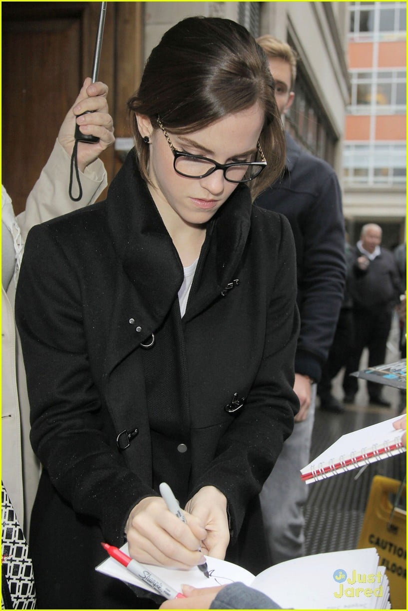 Emma Watson: BBC Radio 1 Stop | Photo 497971 - Photo Gallery | Just ...