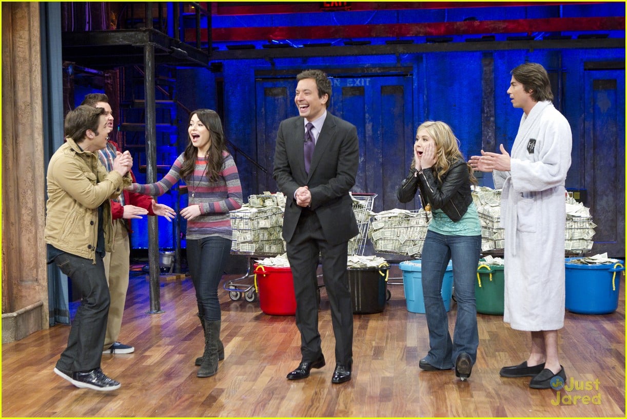 iCarly Shocks America; Premieres October 6th! | Photo 499922 - Photo ...