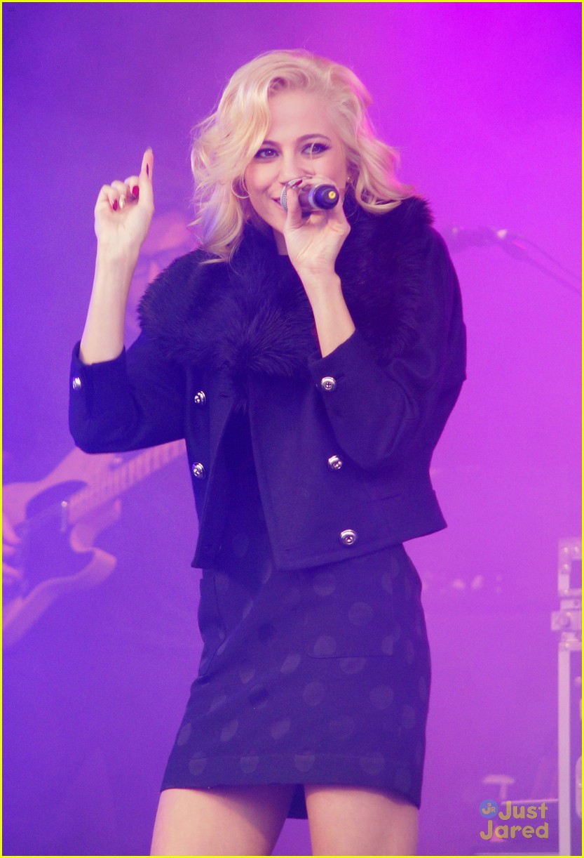 Pixie Lott: Poppy Appeal Concert! | Photo 505322 - Photo Gallery | Just ...