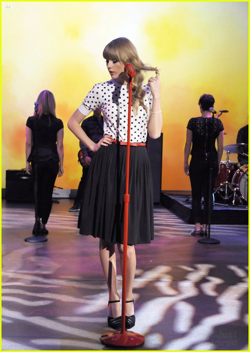 Taylor Swift Talks Her 'Type' on 'The View' | Photo 505281 - Photo ...
