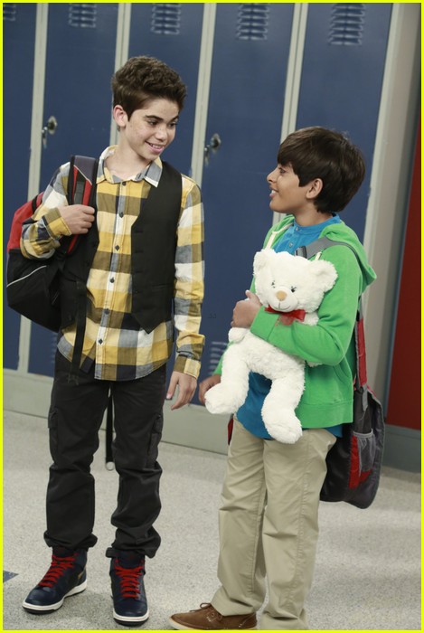 Karan Brar Makes 'Girl' Friends on 'Jessie' | Photo 506990 - Photo ...