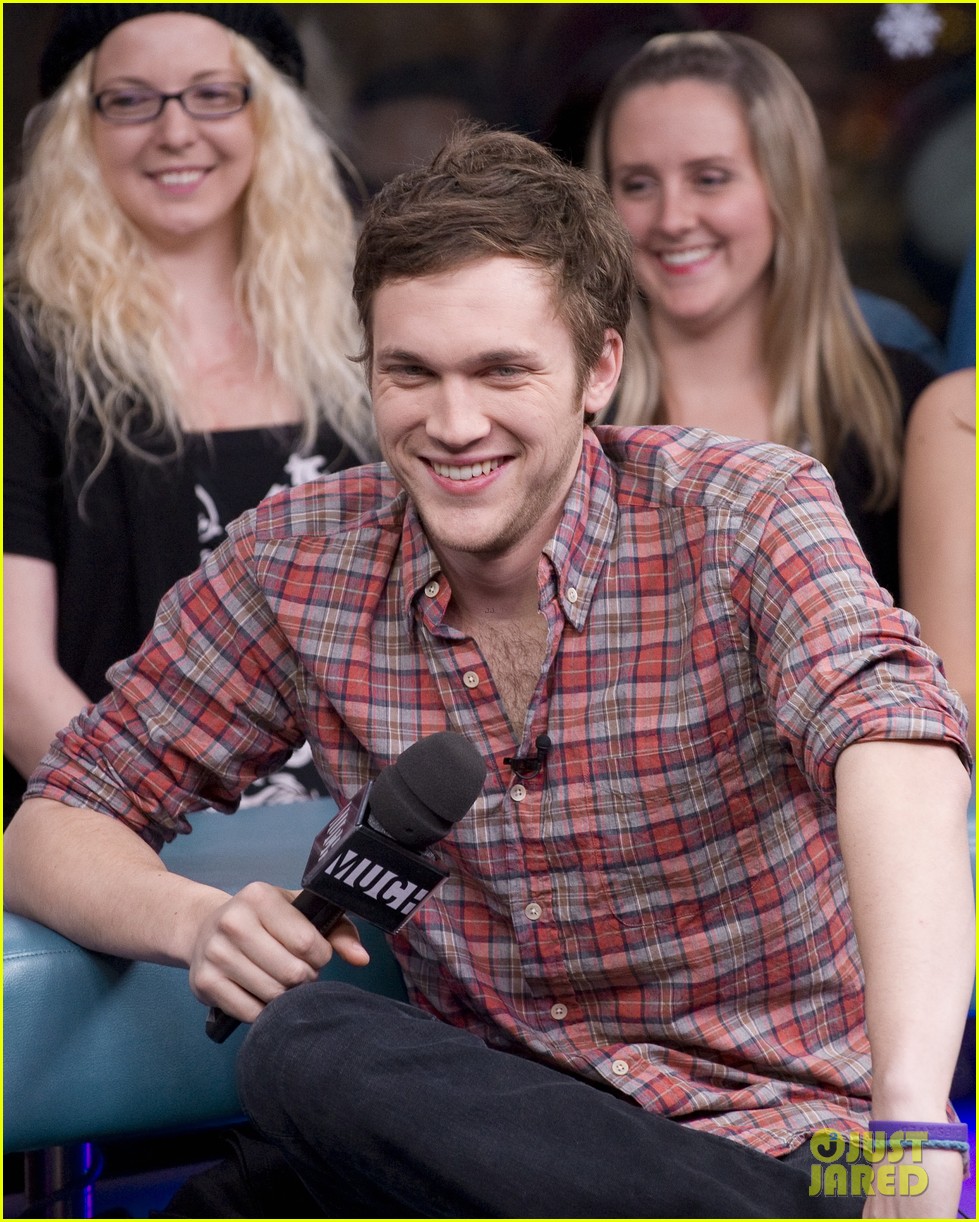 Phillip Phillips: MuchMusic Studio Stop | Photo 518948 - Photo Gallery ...