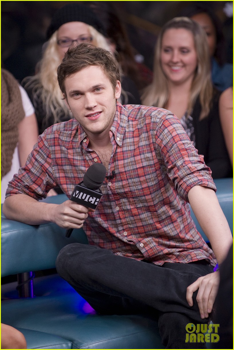 Phillip Phillips: MuchMusic Studio Stop | Photo 518989 - Photo Gallery ...