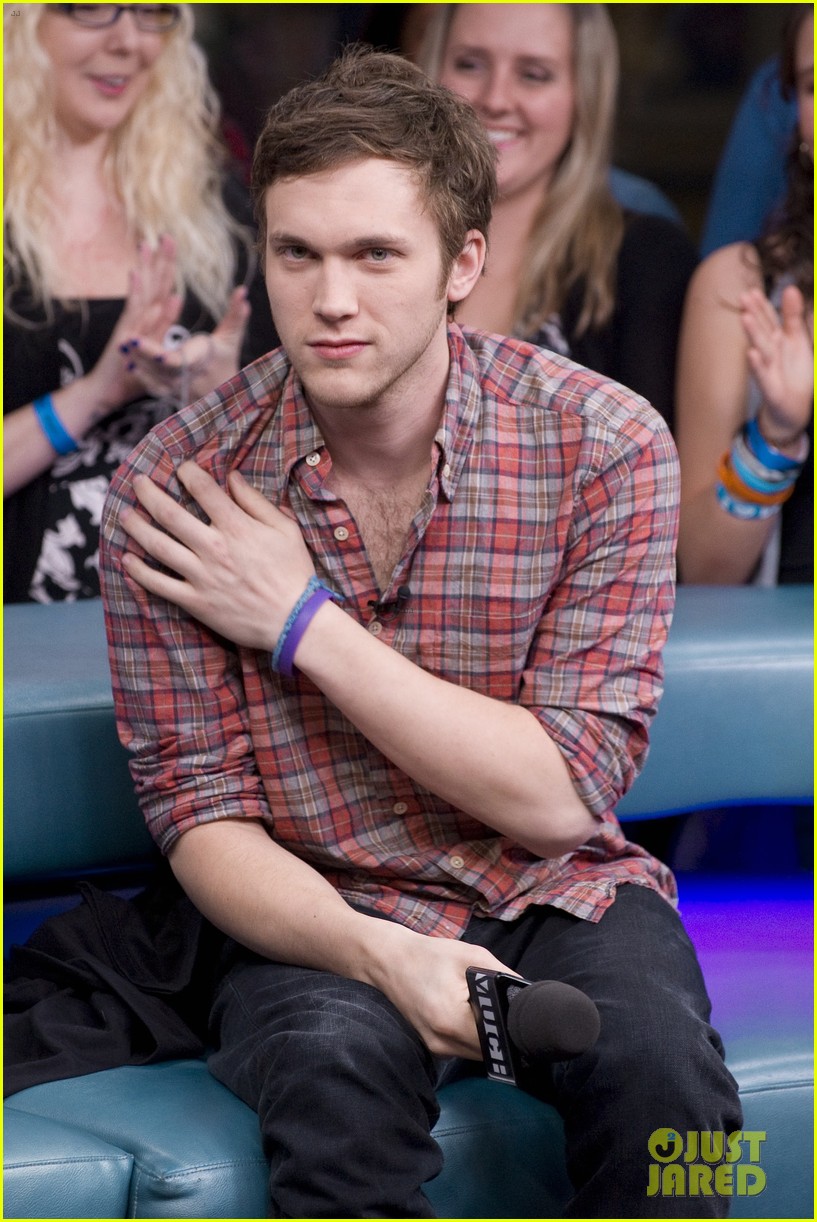 Phillip Phillips: MuchMusic Studio Stop | Photo 518991 - Photo Gallery ...