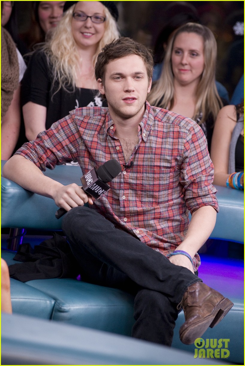 Phillip Phillips: MuchMusic Studio Stop | Photo 518996 - Photo Gallery ...