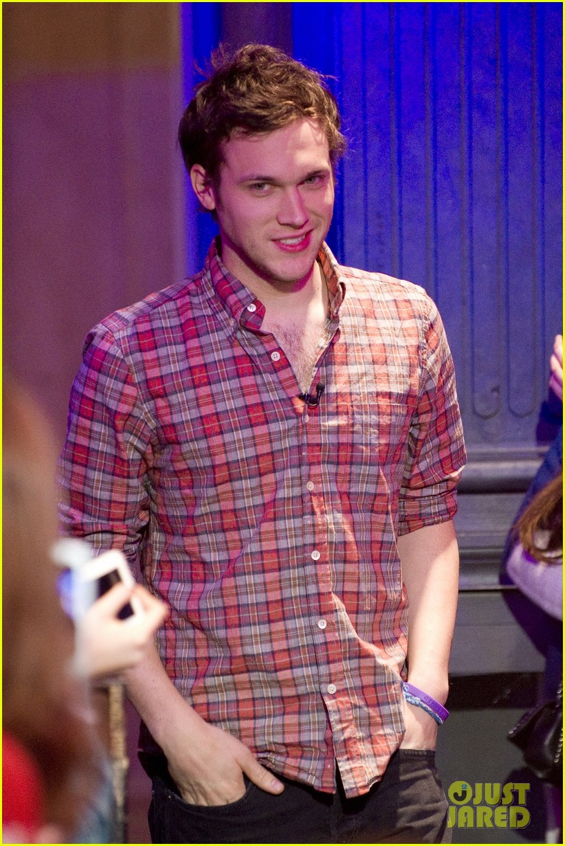 Phillip Phillips: MuchMusic Studio Stop | Photo 519003 - Photo Gallery ...
