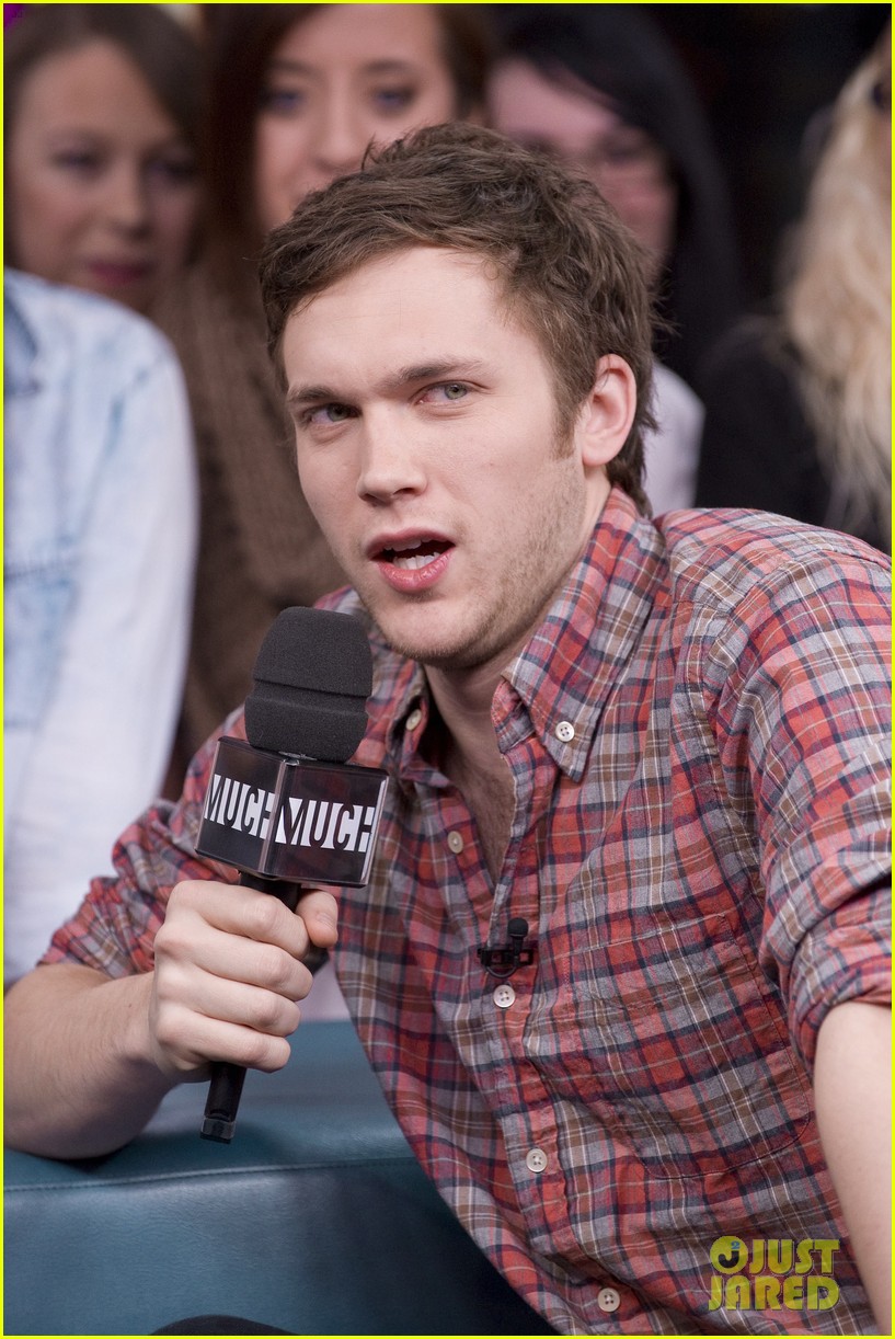 Phillip Phillips: MuchMusic Studio Stop | Photo 518979 - Photo Gallery ...