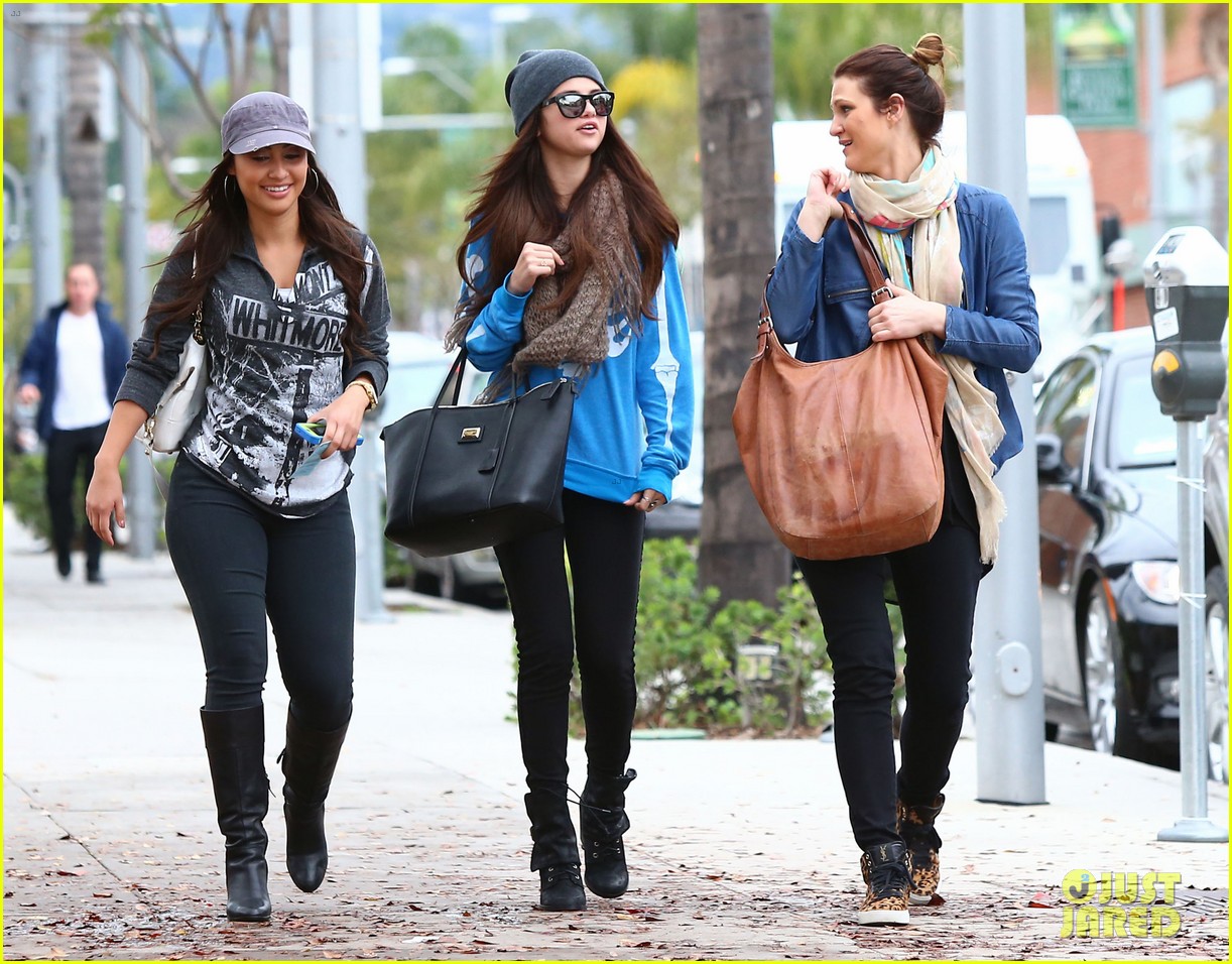 Selena Gomez: Beverly Hills Beauty | Photo 526249 - Photo Gallery ...