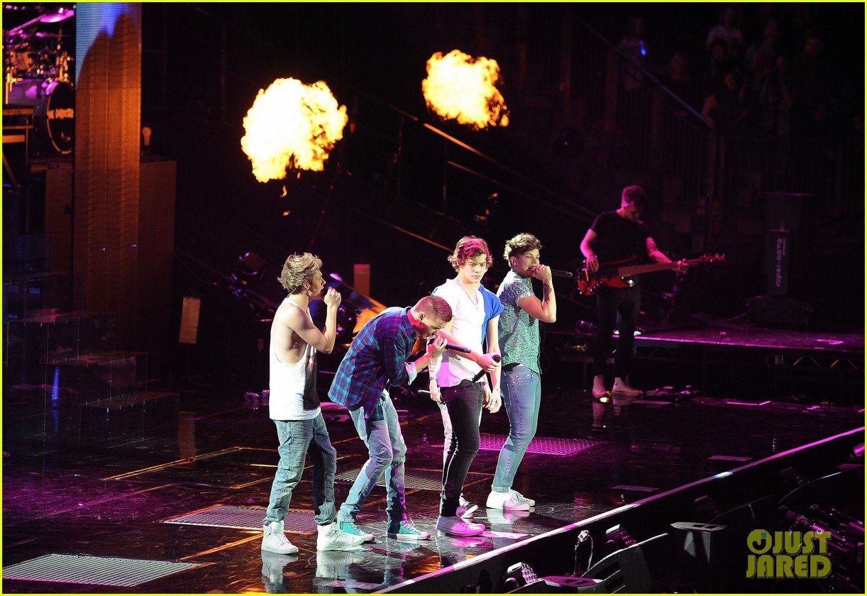 One Direction: O2 Arena Performance! | Photo 540335 - Photo Gallery ...