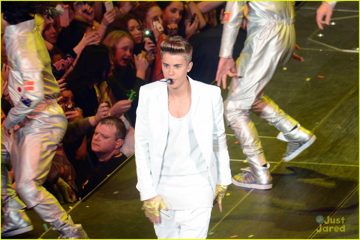 Justin Bieber: Dublin Concert Pics! | Photo 538240 - Photo Gallery ...