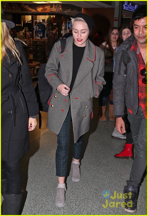 Miley Cyrus: Fashion Week Bound! | Photo 536200 - Photo Gallery | Just ...