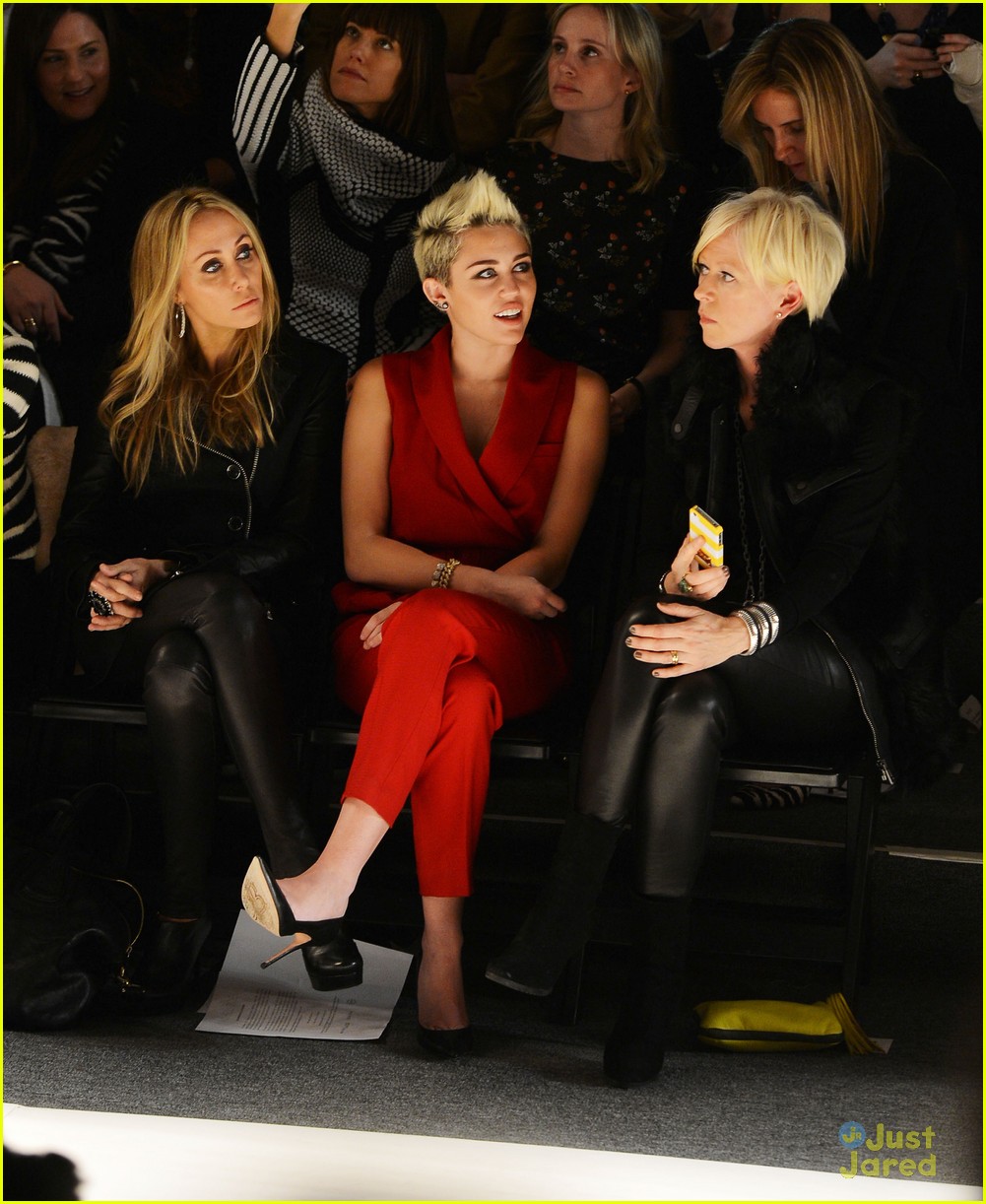 Miley Cyrus: Front Row for Rachel Zoe Show! | Photo 536468 - Photo ...
