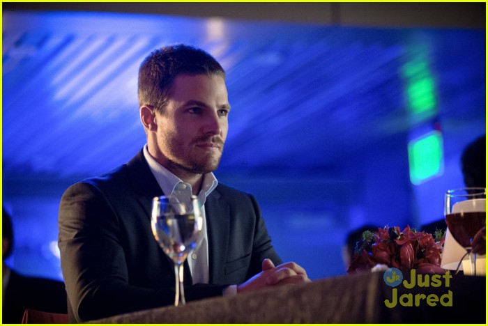 Colton Haynes: 'Arrow' Debut Preview! | Photo 536103 - Photo Gallery ...