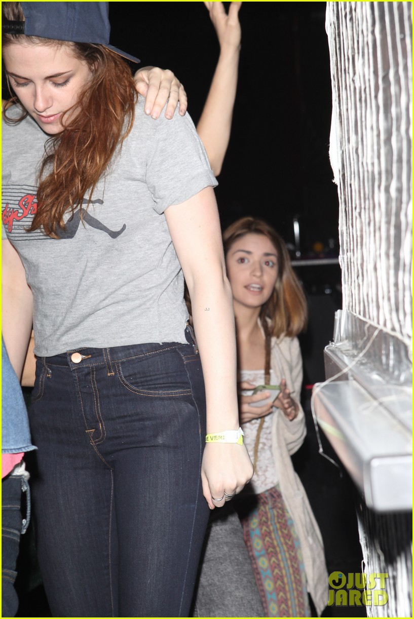 Taylor Lautner: Troubadour with Kristen Stewart! | Photo 543120 - Photo ...