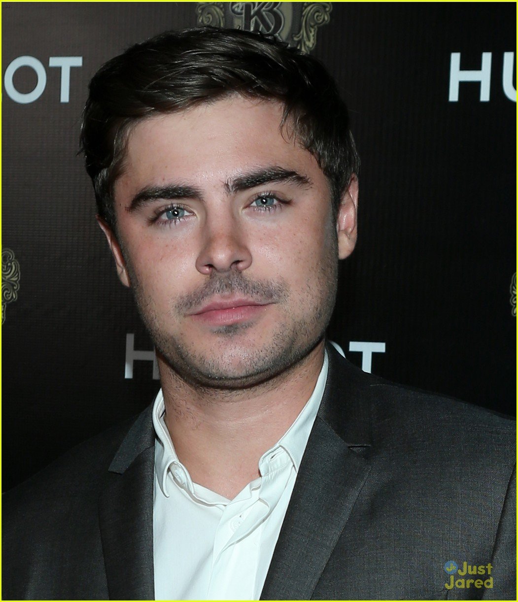 Rebel Wilson: Zac Efron is a Great Rapper! | Photo 547090 - Photo ...