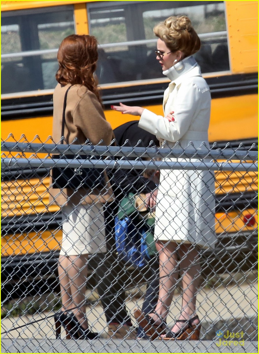 Jennifer Lawrence: Abscam Project Neck Brace | Photo 551333 - Photo ...