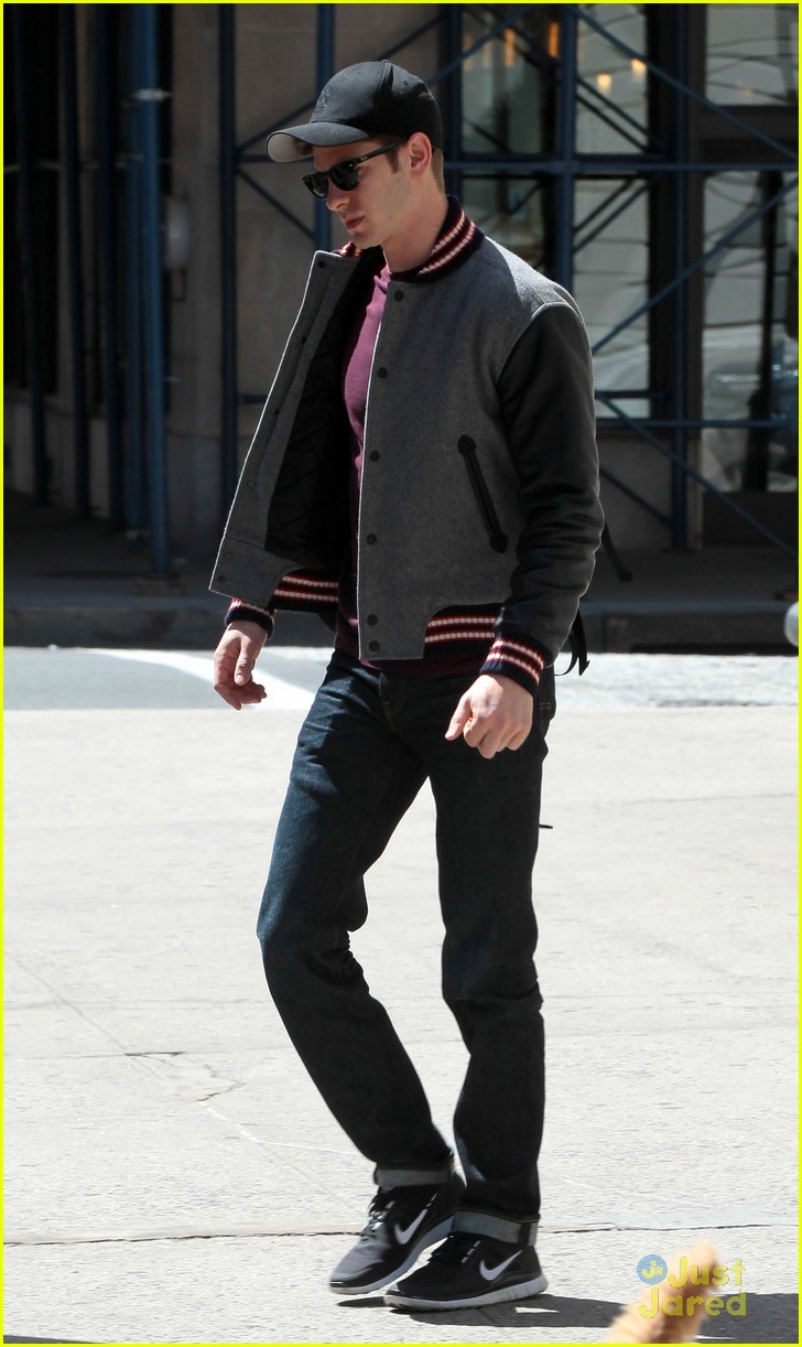Andrew Garfield Grabs Breakfast On the Go! | Photo 558675 - Photo ...