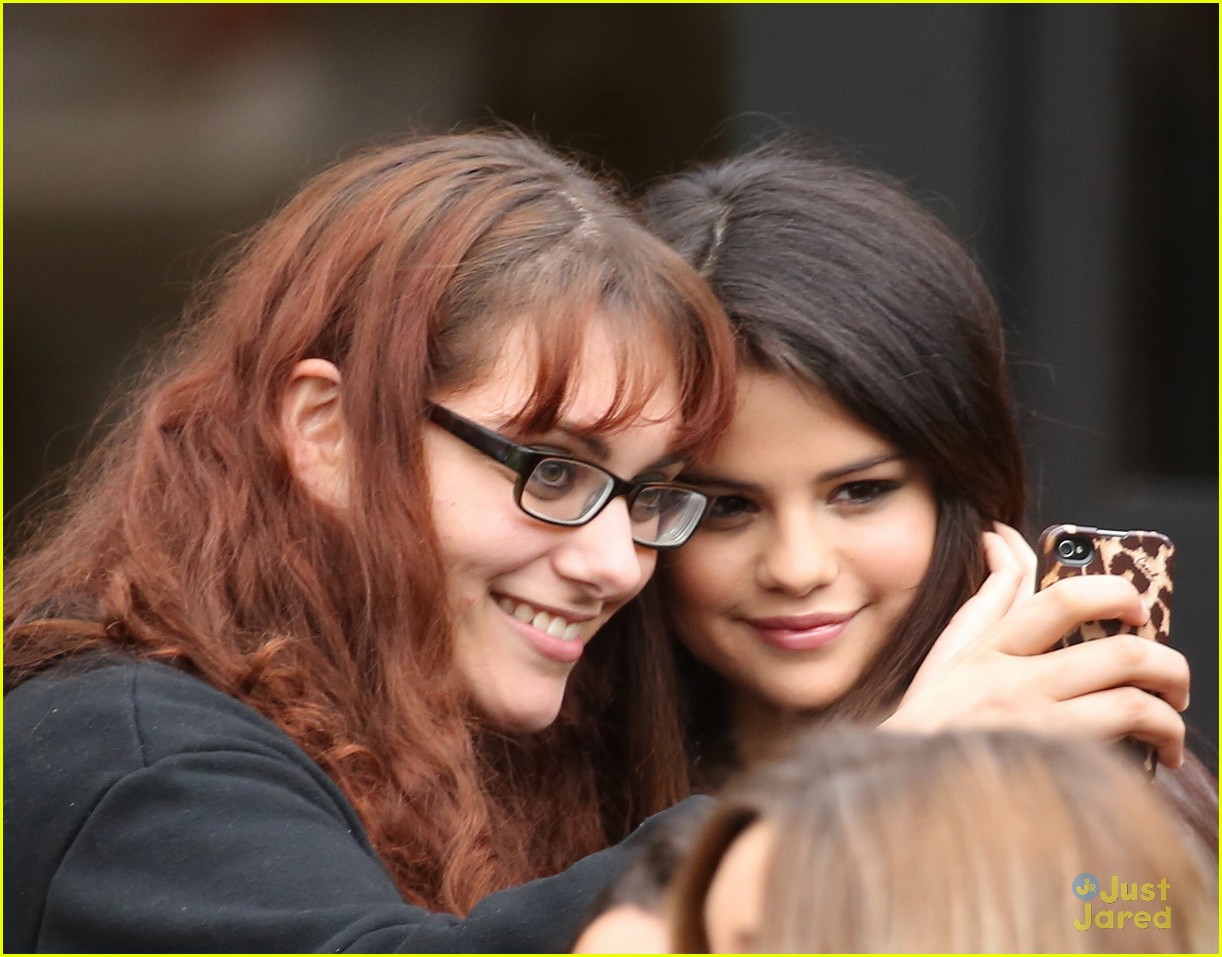 Selena Gomez Greets Boston Fans | Photo 559973 - Photo Gallery | Just ...