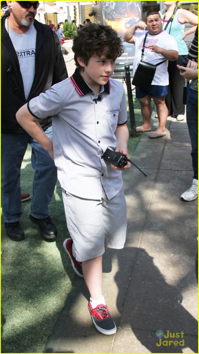 Nolan Gould: 'Extra' Appearance at The Grove | Photo 557365 - Photo ...