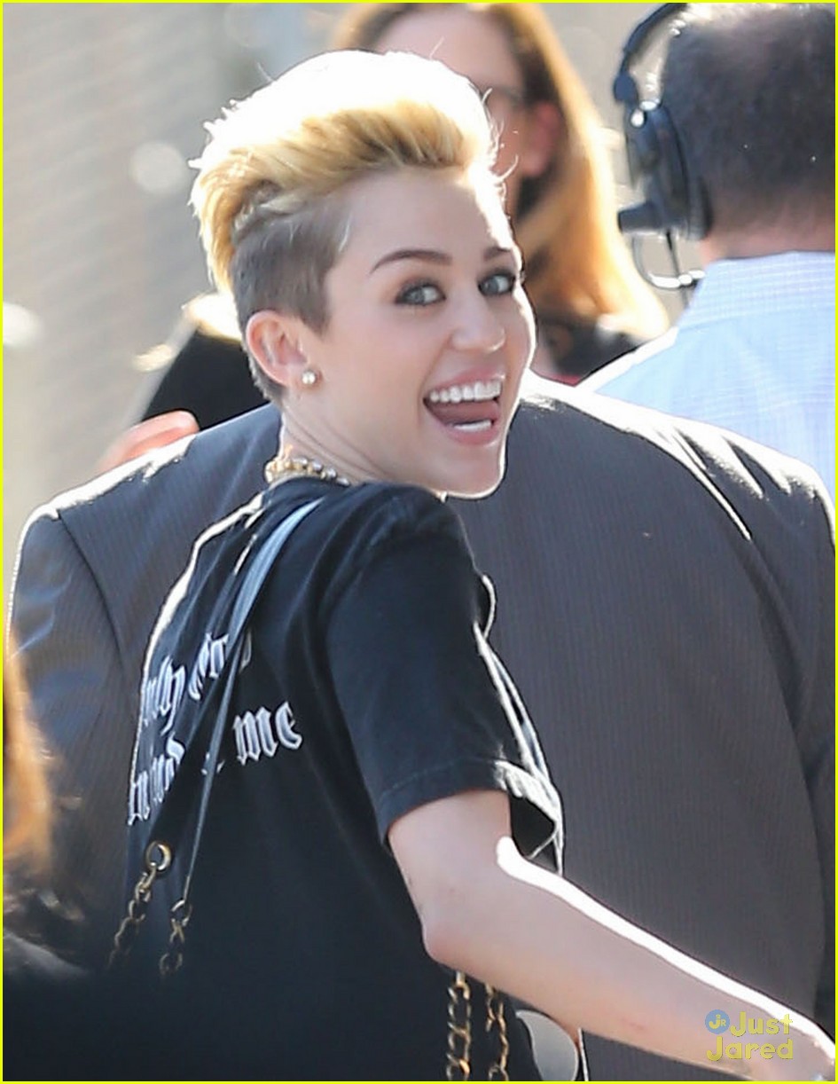 Miley Cyrus: VEVO Record Breaker! | Photo 572342 - Photo Gallery | Just ...
