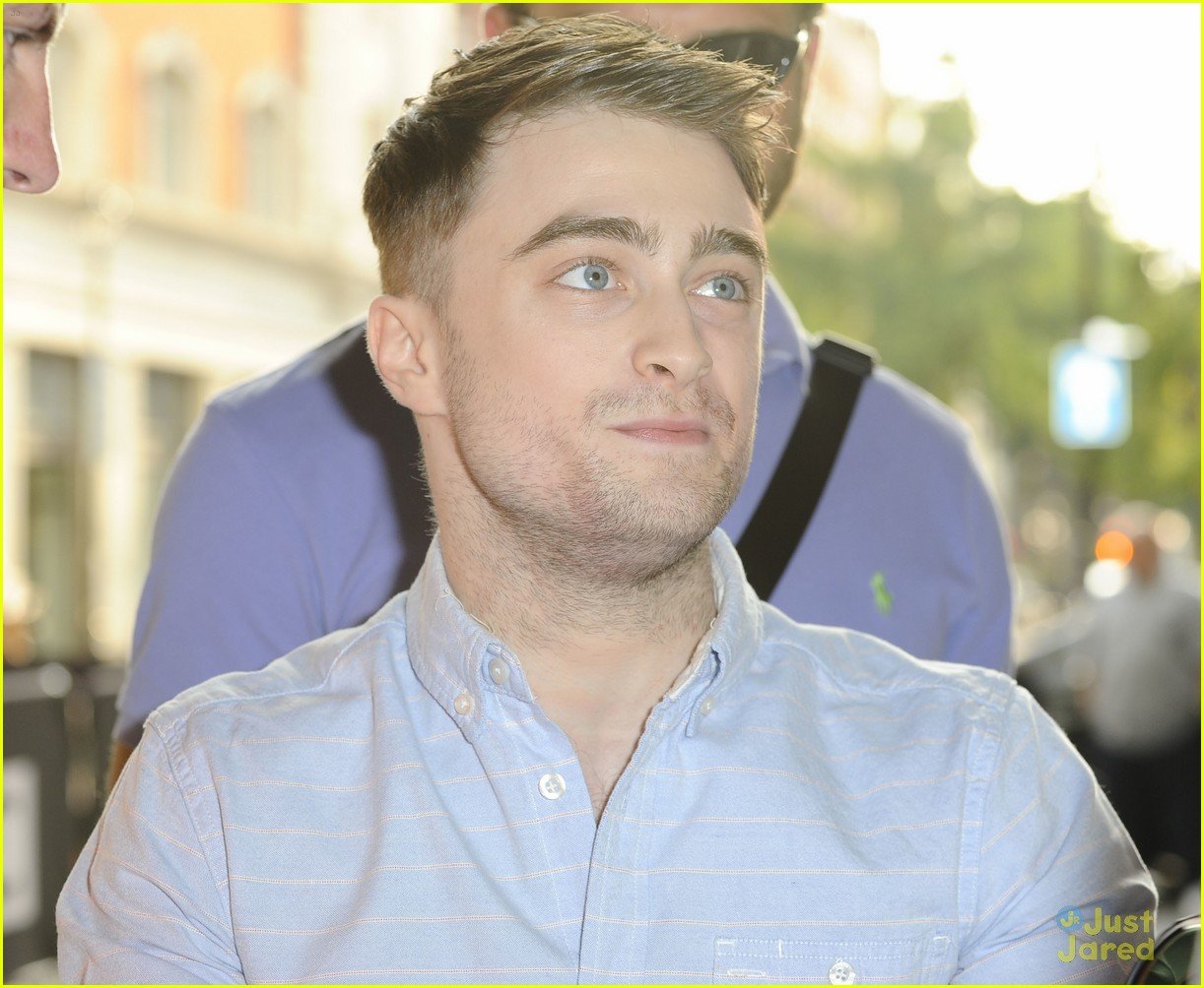 Daniel Radcliffe Is A Twitter Spy | Photo 577823 - Photo Gallery | Just ...