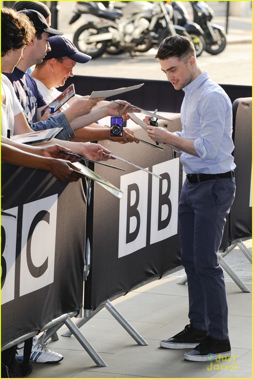Daniel Radcliffe Is A Twitter Spy | Photo 577825 - Photo Gallery | Just ...