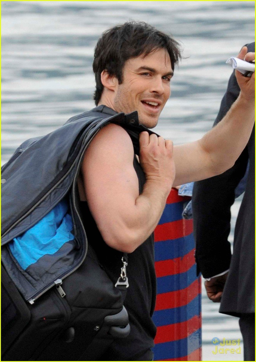 Ian Somerhalder: Muscles at Lake Como | Photo 574864 - Photo Gallery ...