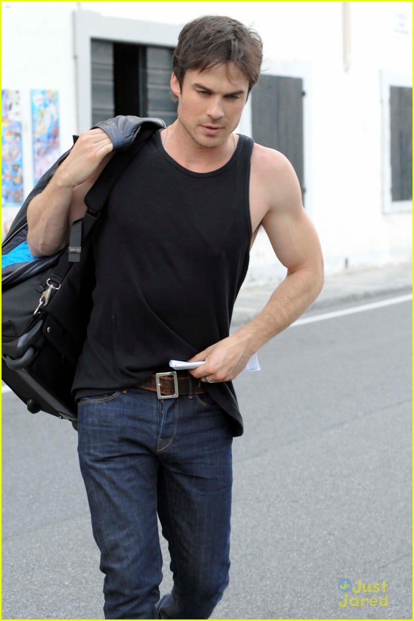 Ian Somerhalder: Muscles at Lake Como | Photo 574865 - Photo Gallery ...