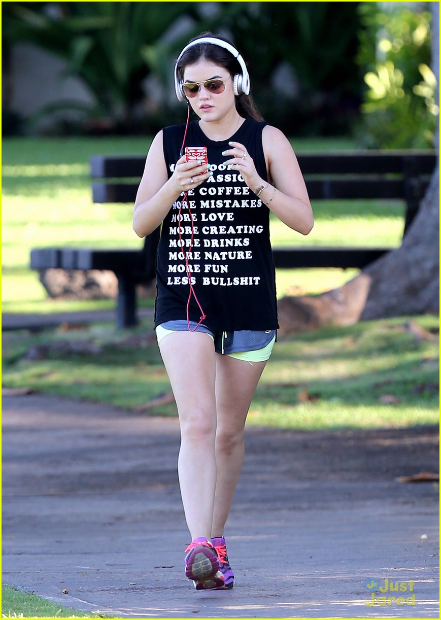 Lucy Hale: Running in Maui | Photo 573988 - Photo Gallery | Just Jared Jr.